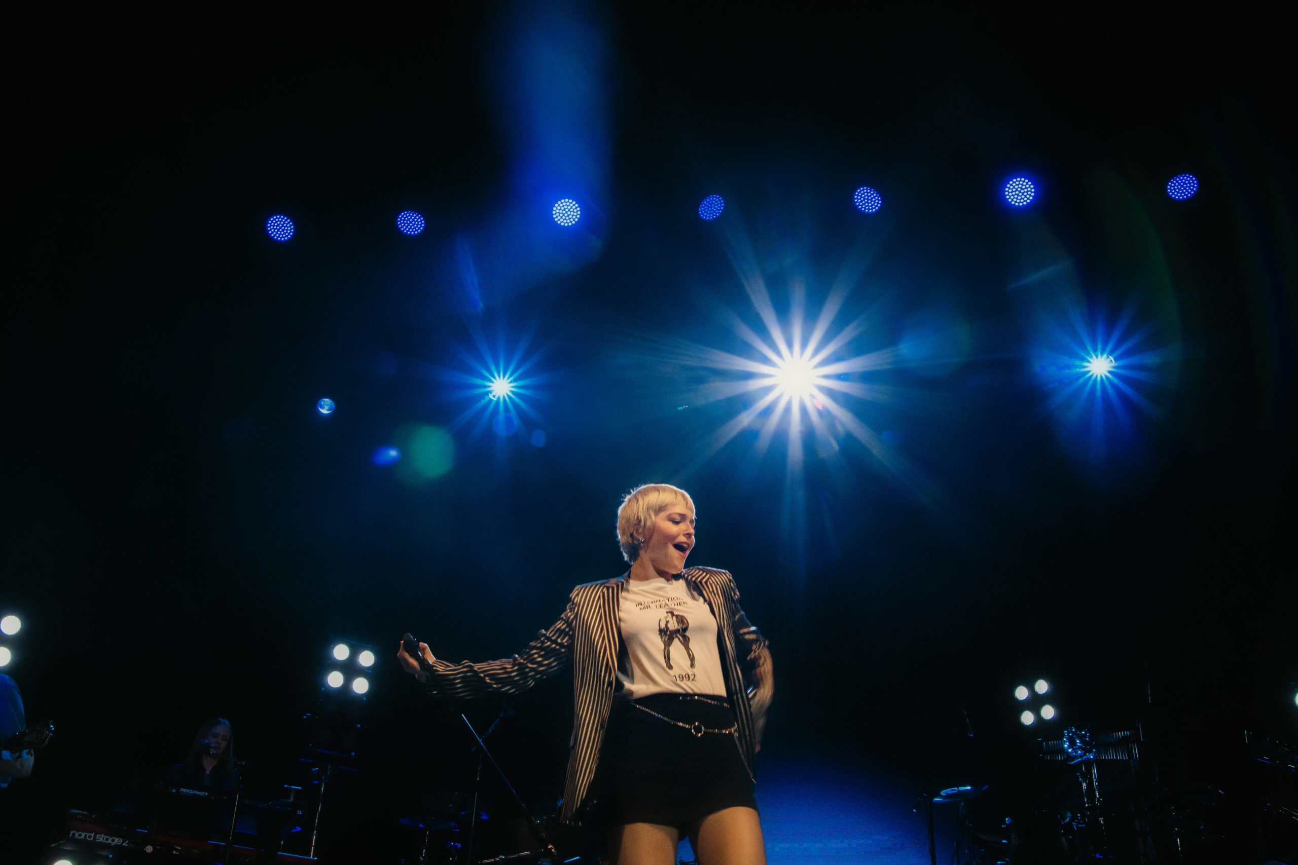 Maggie Rogers at Bill Graham Civic Auditorium - Lost In Concert